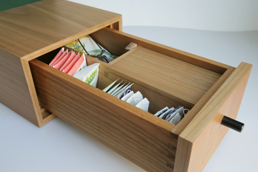 Tea cabinet – Vanessa Horig