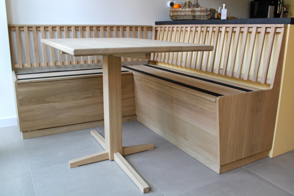 Breakfast Nook in Oak – Vanessa Horig